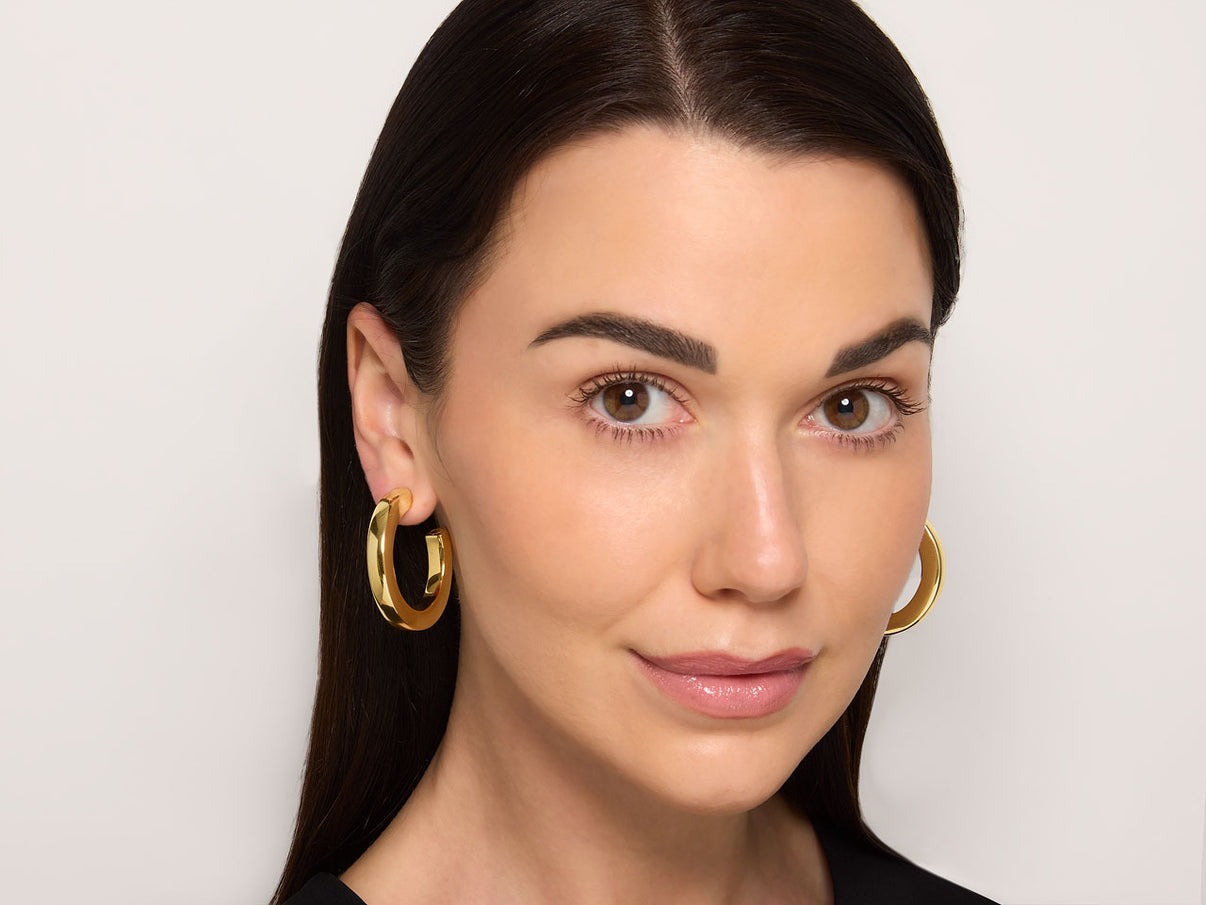 Squared Hoop Earrings in 18K Gold, by Beladora #519672